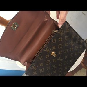 Louis Vuitton | Bags | Authentic Louis Vuitton Classic Purse | Poshmark
